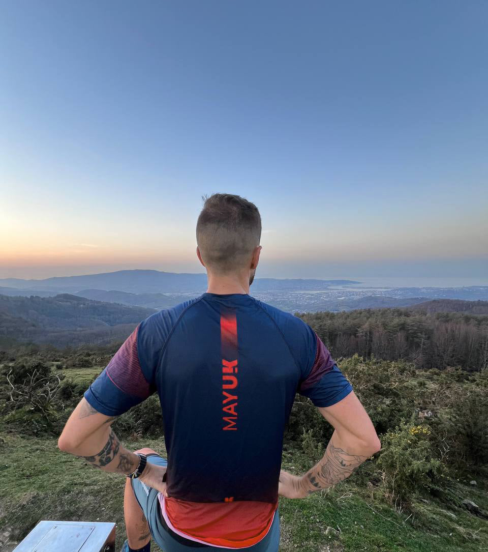 MAYUK® Custom Sportwear | Ropa deportiva personalizada y complementos